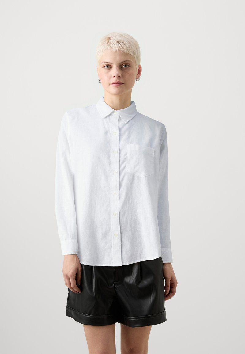GAP Petite EASY SHIRT - Skjortebluse - optic white/hvit - Zalando.no