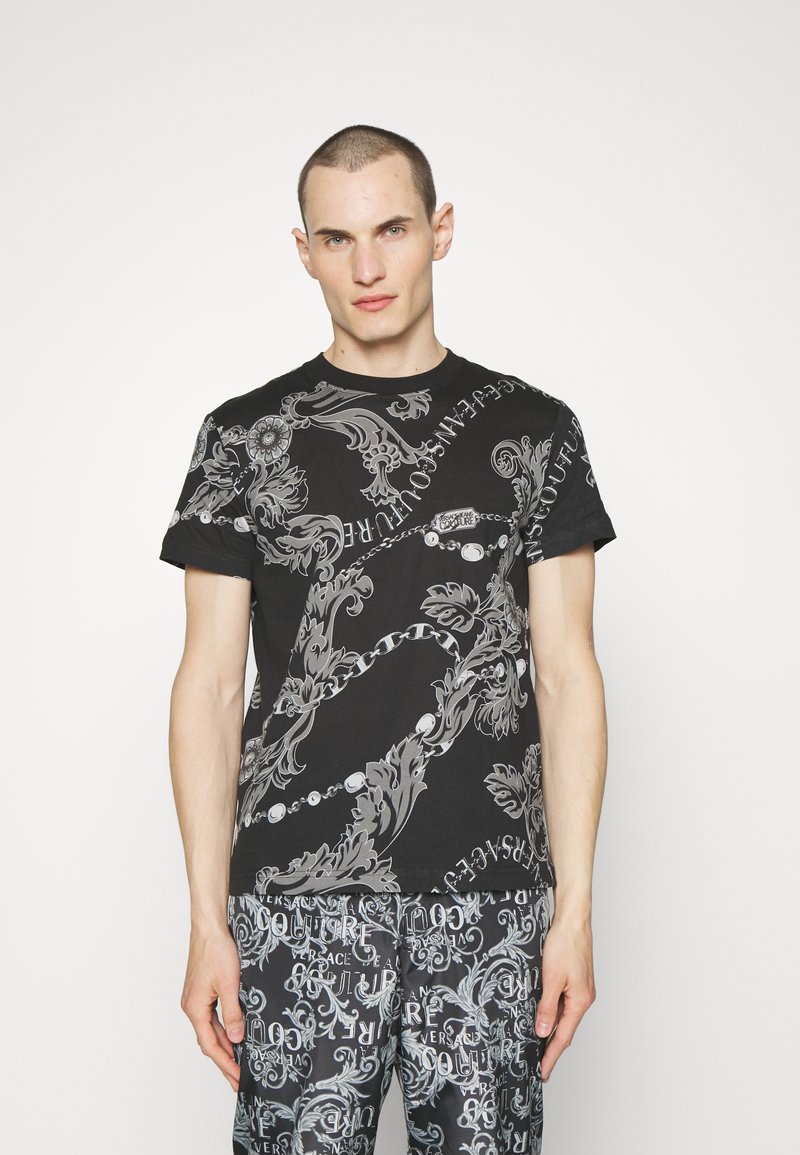 Versace Jeans Couture ALL OVER - Tricou cu imprimeu - black/negru ...
