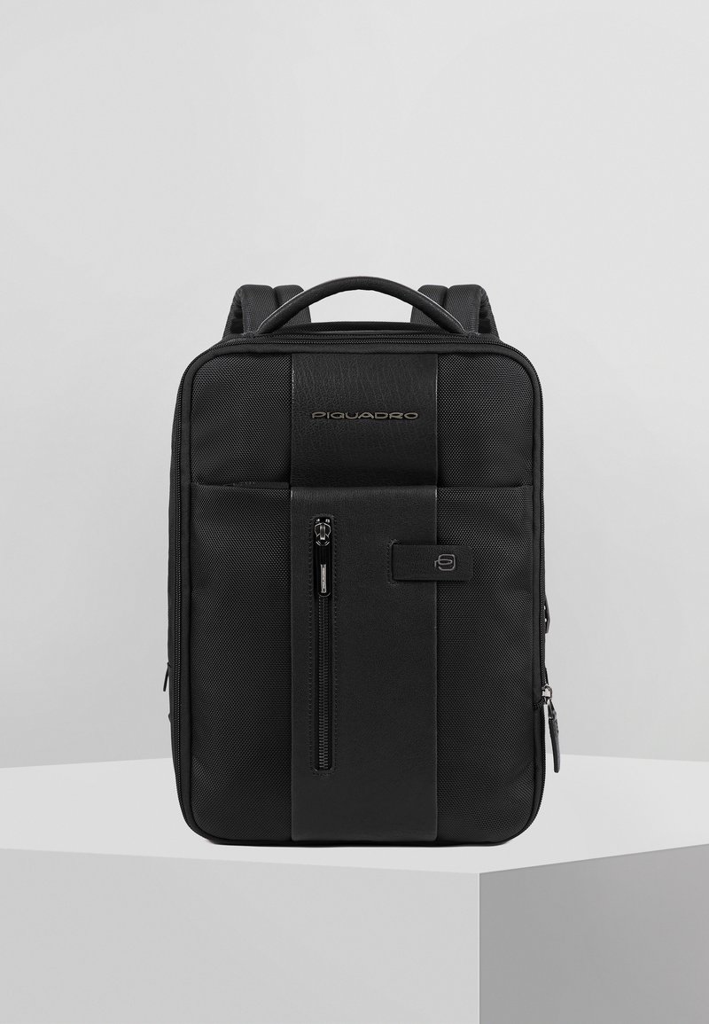 Piquadro PIQUADRO BRIEF RUCKSACK LEDER 38 CM LAPTOPFACH - Tagesrucksack ...