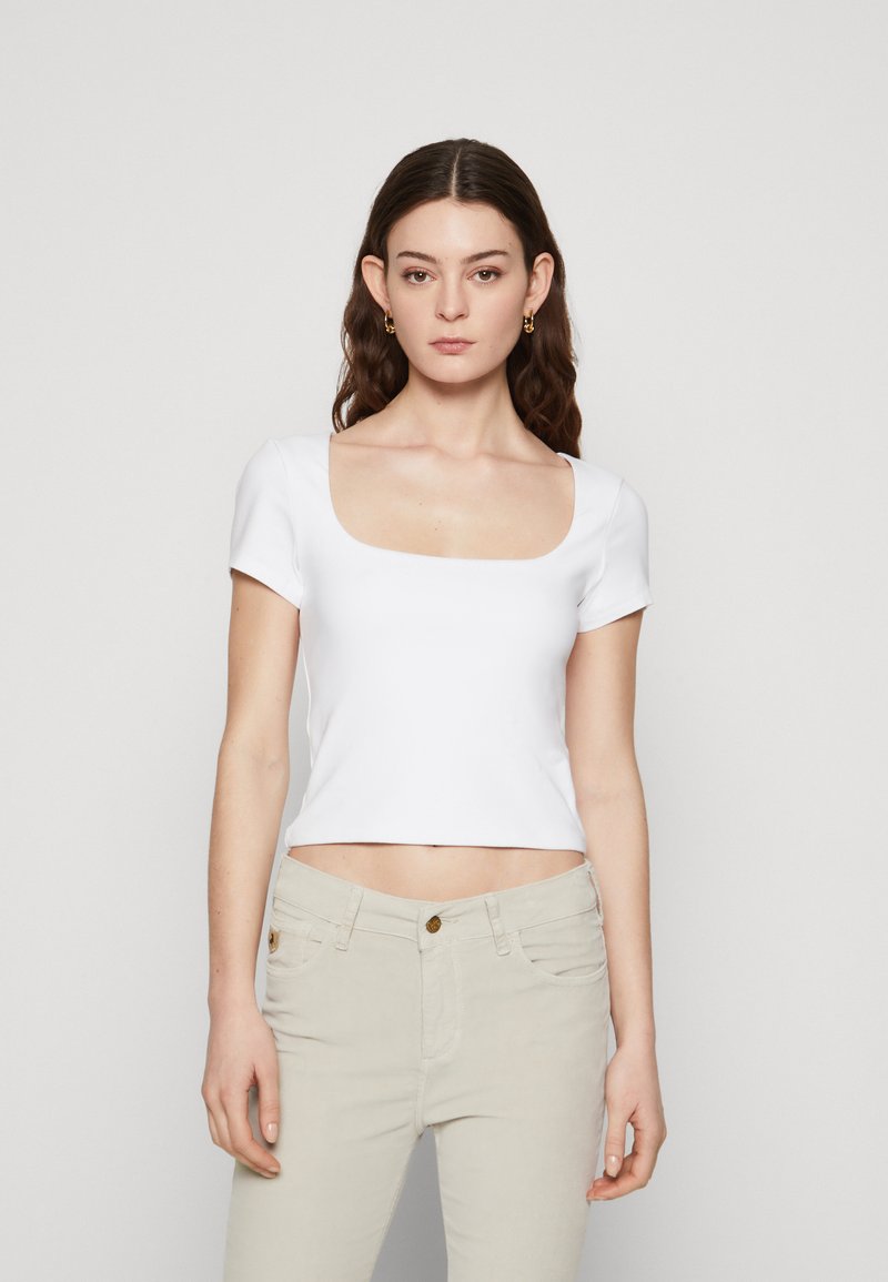 Abercrombie & Fitch SHARP CROP - T-shirt basic - brilliant white/wit ...