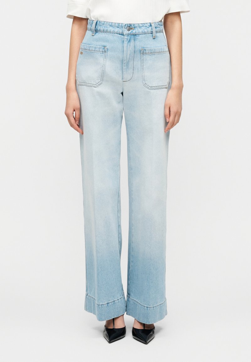 Victoria Beckham ALINA - Flared Jeans - heritage blue/stone blue denim ...
