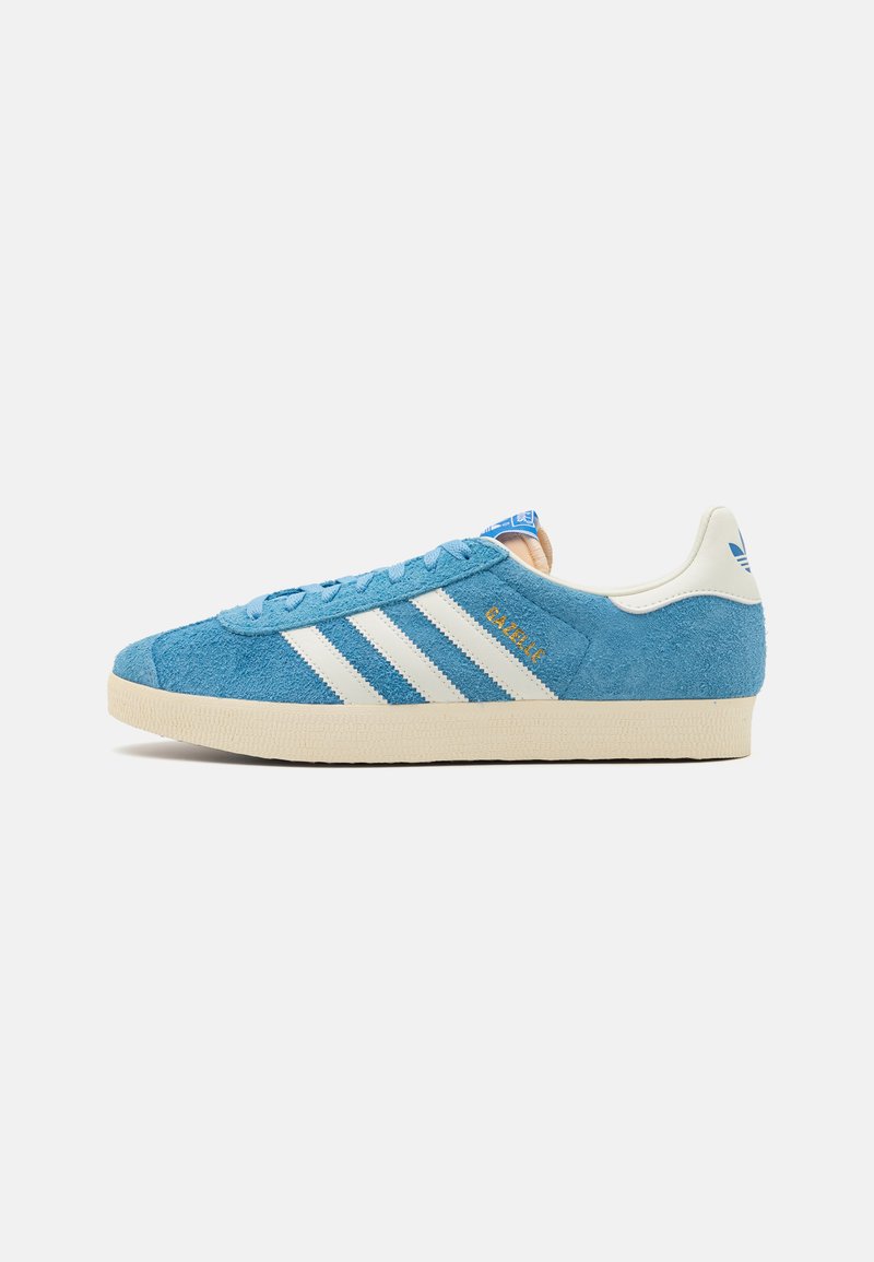 adidas Originals GAZELLE UNISEX - Trainers - light blue/off white/cream ...