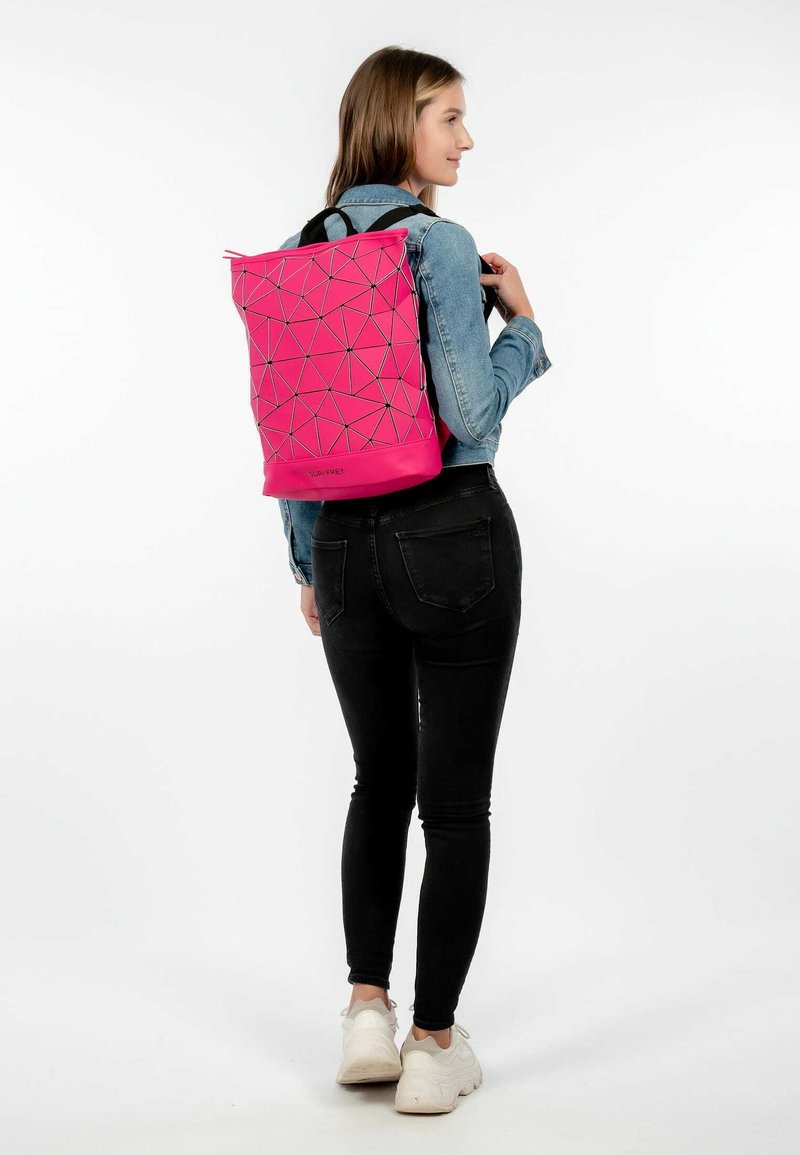 SURI FREY JESSY LU - Zaino - darkpink/fuxia - Zalando.it