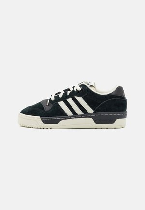 adidas Originals RETROPY F2 - Sneakers basse - grey five/quartz/carbon ...