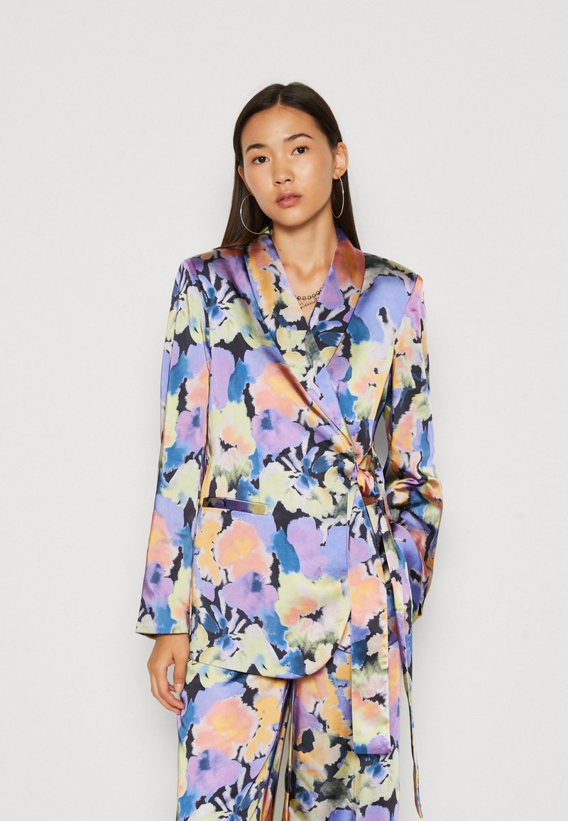 YAS YASPAINTERLY SHOW - Cappotto corto - black/nero - Zalando.it