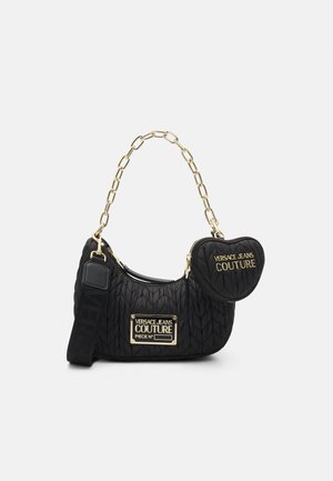 Versace Jeans Couture RANGE LOGO LOOP BAG - Bolso de mano - black/negro ...