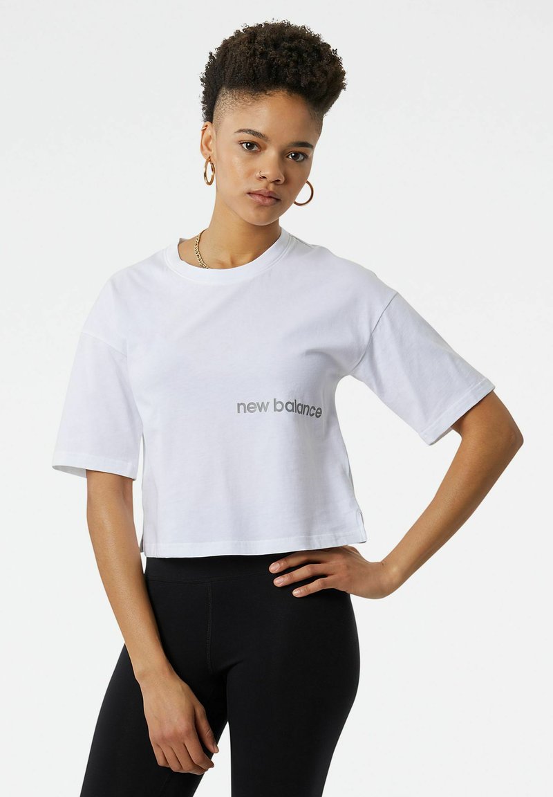 New Balance ESSENTIALS GRAPHIC TEE - T-Shirt print - white/white denim ...