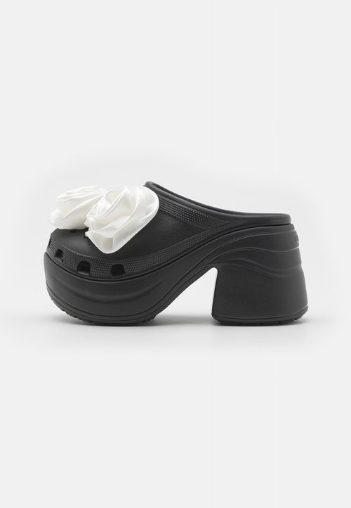 Crocs CLASSIC PLATFORM SLIDE - Mules - black/svart - Zalando.no