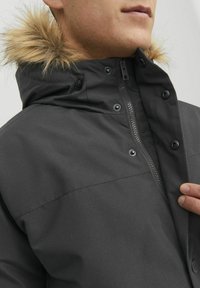 Jack & Jones JJCHAMP JACKET - Abrigo de invierno - asphalt/gris oscuro ...