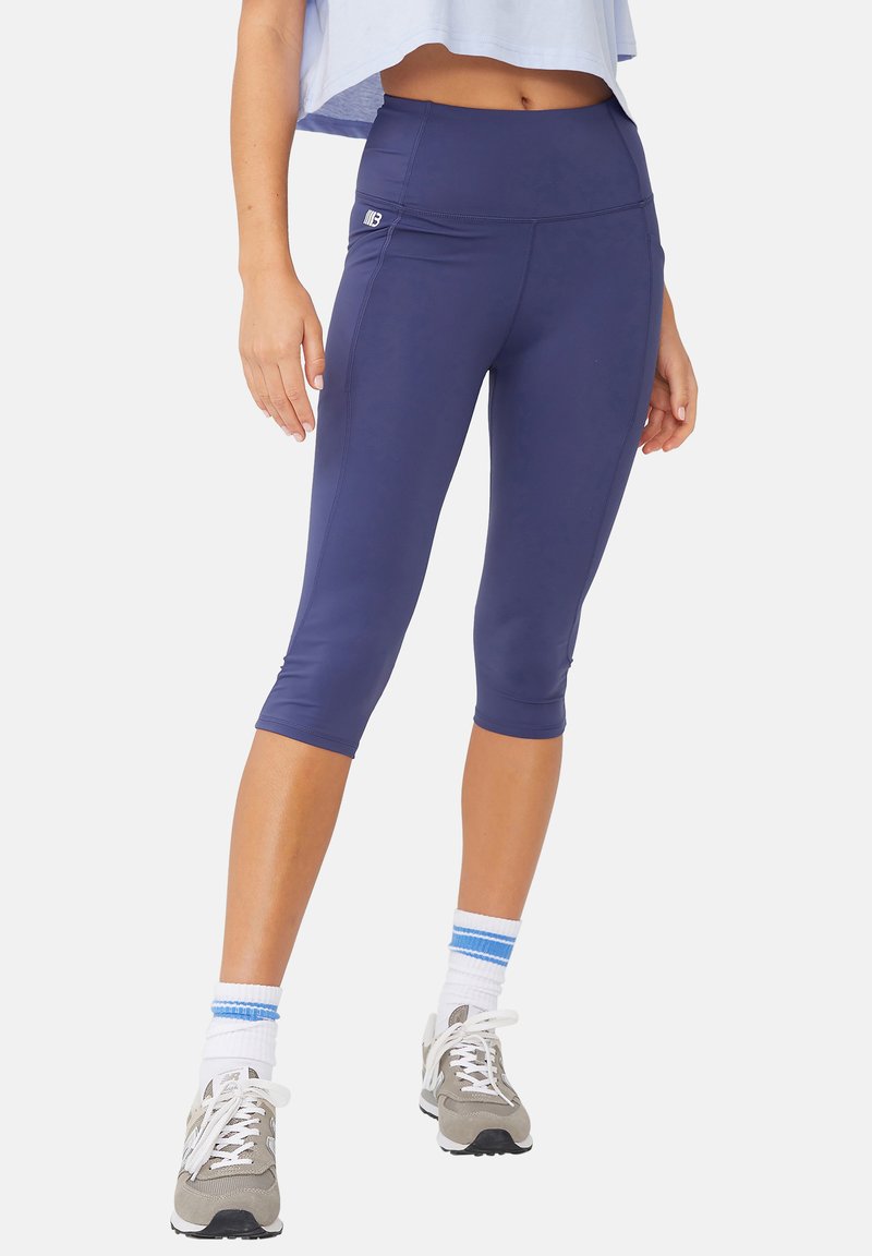 Cotton On ULTIMATE BOOTY POCKET CAPRI - Shorts - blue/blau - Zalando.de