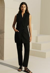 Next SLEEVELESS ASYMMETRIC TAILORED TALL REGULAR FIT - Weste - black/schwarz - Zalando.de