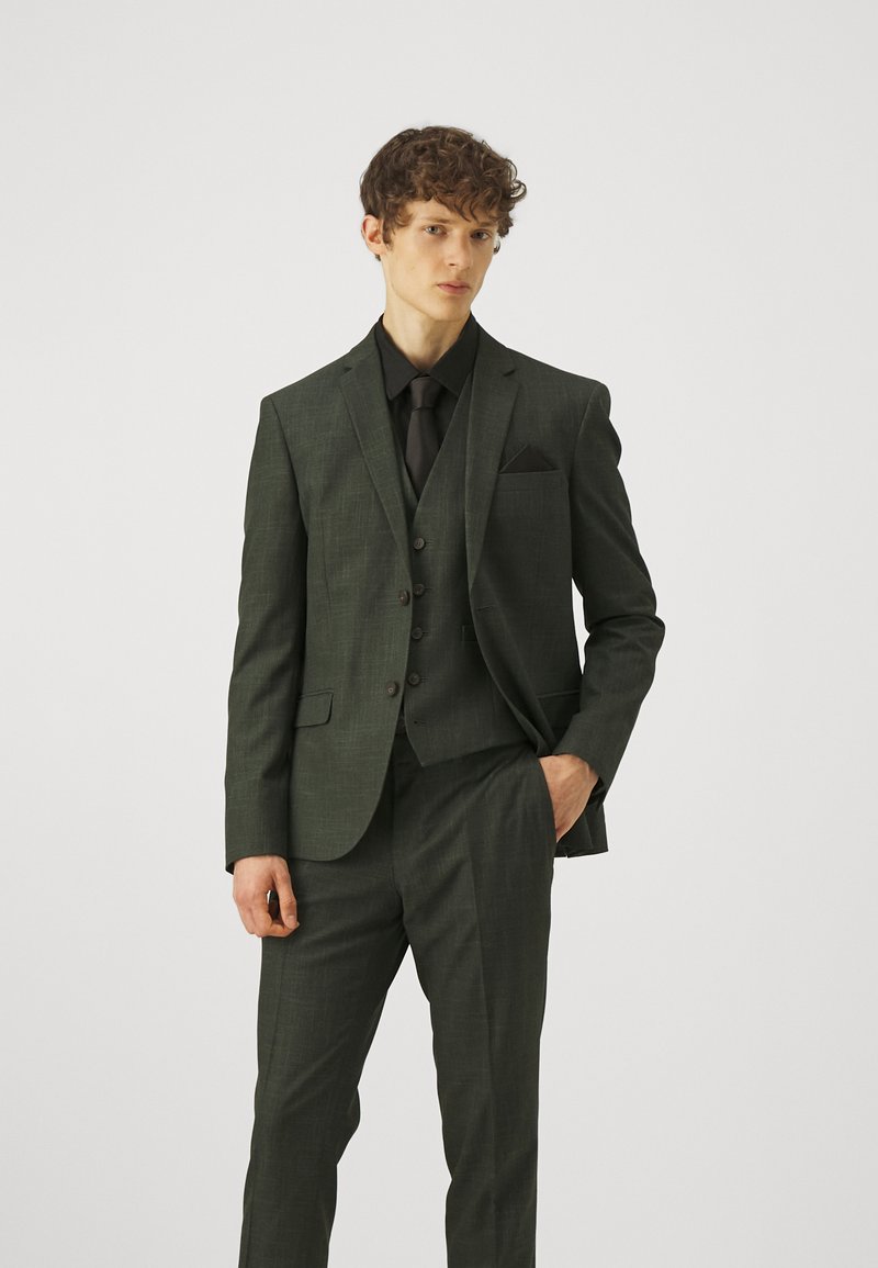 Isaac Dewhirst THE FASHION NOTCH SUIT SET - Suit - forest/dark green ...