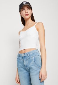 Hollister Co. BARE RUCHED BUST CUPS CHAIN - Top - bright white/bianco ...