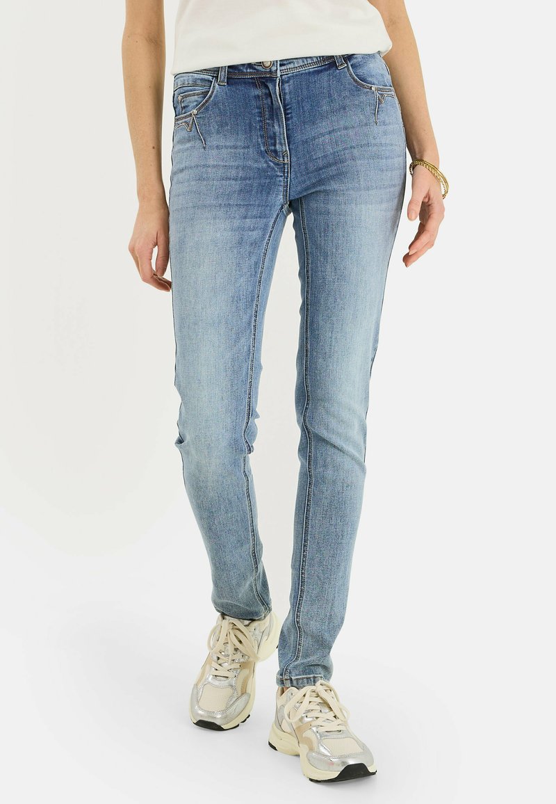 Grain de Malice SLIM PUSH-UP RIO P01 - Jean slim - light stone/bleu ...