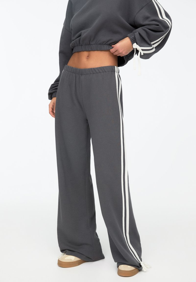 PULL&BEAR STRIPED - Trainingsbroek - dark grey/donkergrijs - Zalando.nl