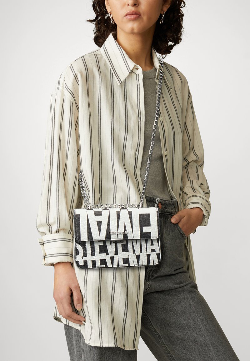 Steve Madden SPELL - Across body bag - black - Zalando