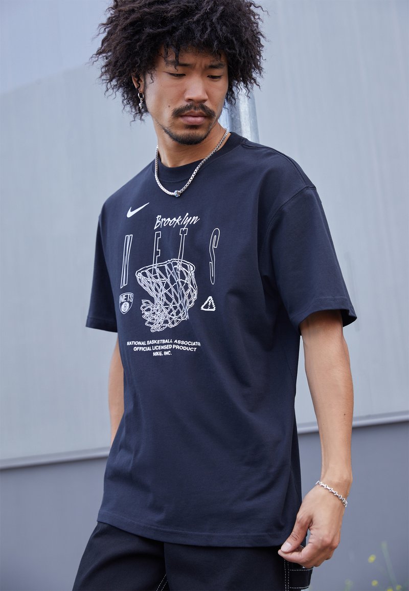 Nike Performance NBA BROOKLYN NETS MAX90 TEE - Klub merchandise - black ...