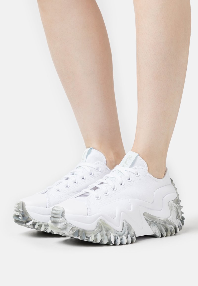 Converse RUN STAR MOTION CX PLATFORM MARBLED - Baskets basses - white ...