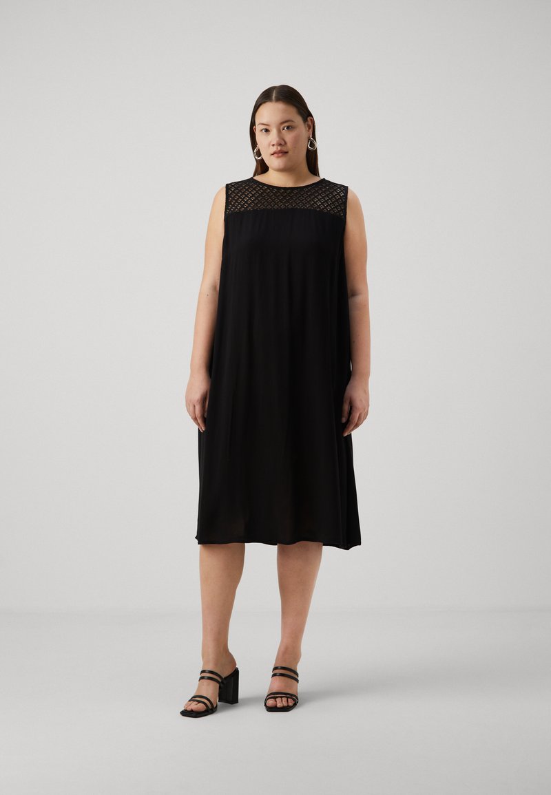 ONLY Carmakoma CARBRIGITTA LIFE DRESS - Denní šaty - black/černá ...