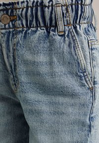 WE Fashion BLUE RIDGE - Blugi loose fit - blue/albastru deschis ...