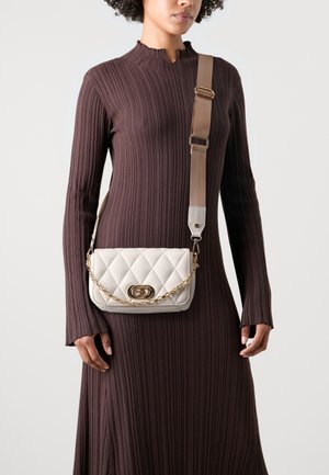 Guess EMILIYA FRIEND S HWBG87 - Umhängetasche - hellrose/rosa - Zalando.de