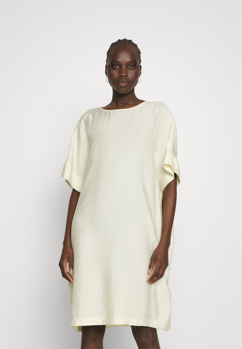 Bruuns Bazaar NERINEBBGIGI DRESS - Day dress - bleached sand/sand ...