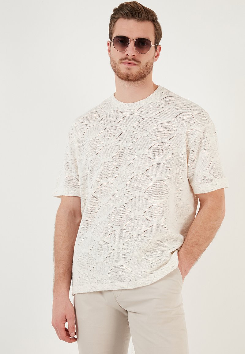 Buratti REGULAR FIT - Camiseta estampada - ecru/crema - Zalando.es