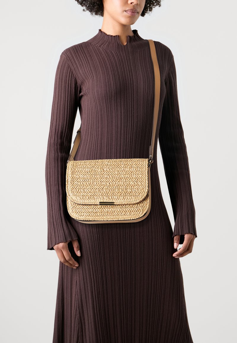 PARFOIS CROSSBODY BAG - Across body bag - natural color/beige - Zalando ...