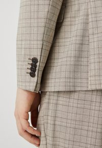 Shelby & Sons BALFOUR SUIT SET - Anzug - stone/offwhite - Zalando.de