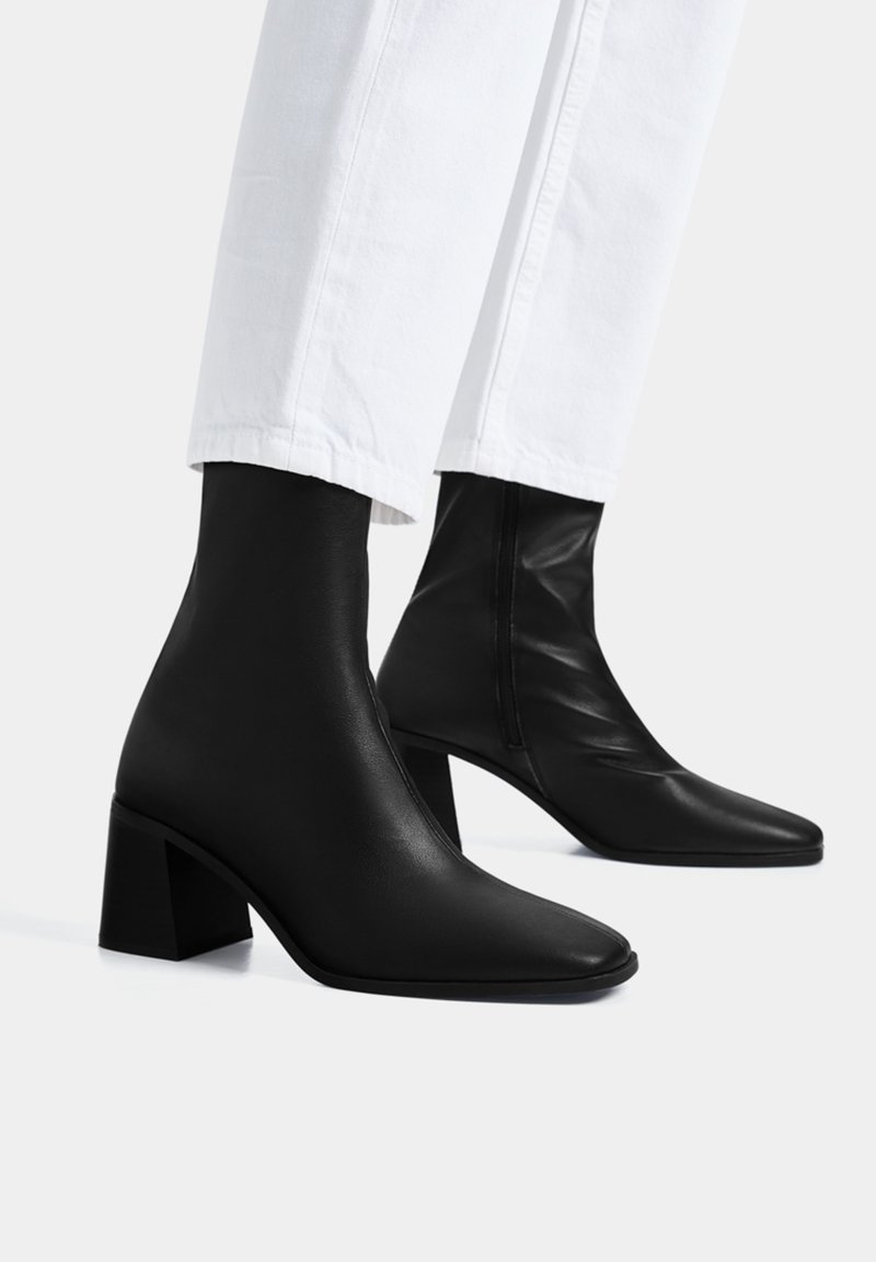 PULL&BEAR Botine cu toc - black/negru - Zalando.ro
