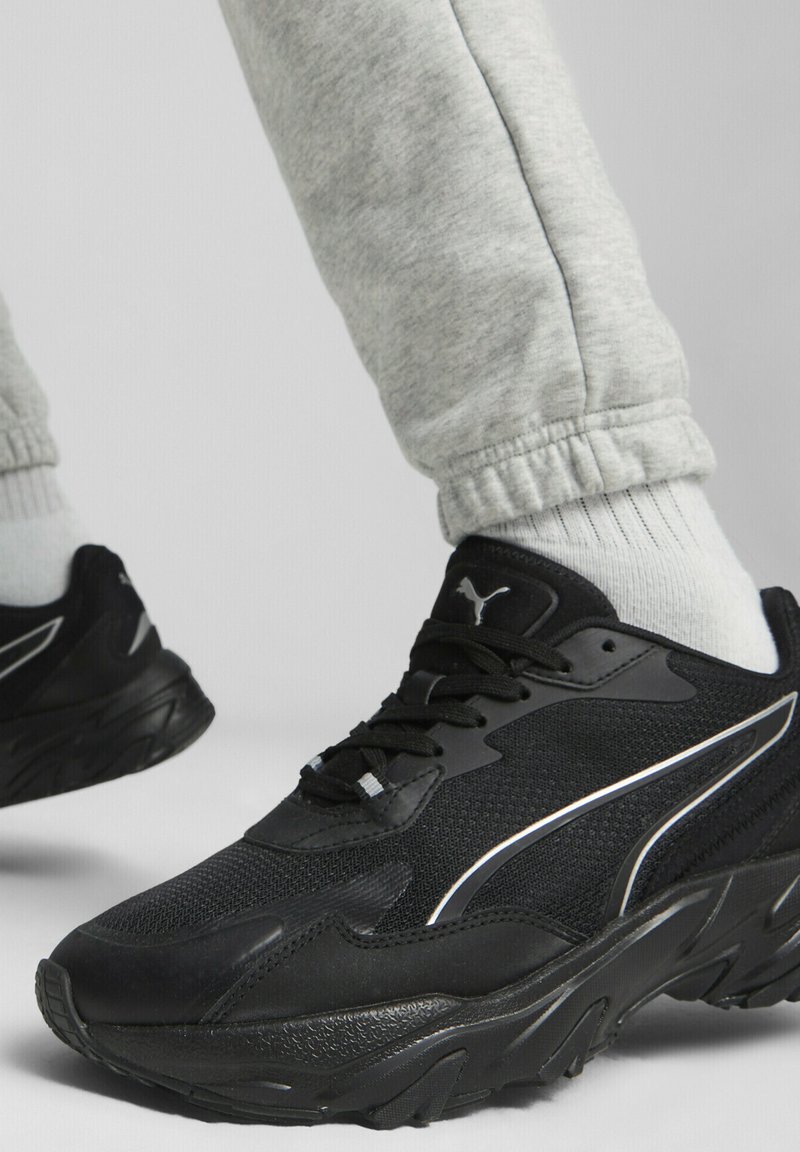 Puma INJECTOR - Sneaker low - black silver/schwarz - Zalando.at