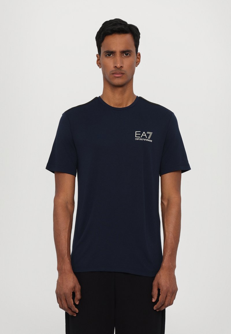 EA7 Emporio Armani Lihtne T-särk - blue/sinine - Zalando.ee