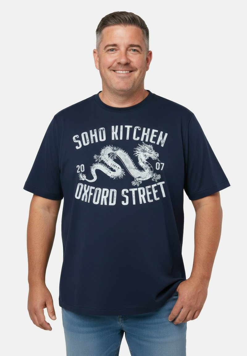 Men Plus CHEST SHORT SLEEVE ROUND NECK - T-Shirt print - navy blue ...