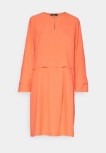 Marc Cain Robe fourreau - koralle/corail - ZALANDO.FR