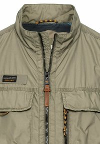 camel active MULTIPOCKET MIT STEHKRAGEN - Weste - khaki - Zalando.de