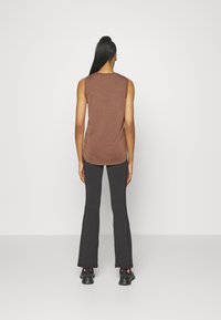 Athleta BREEZY TANK - Top - rustic beige/beige - Zalando.es