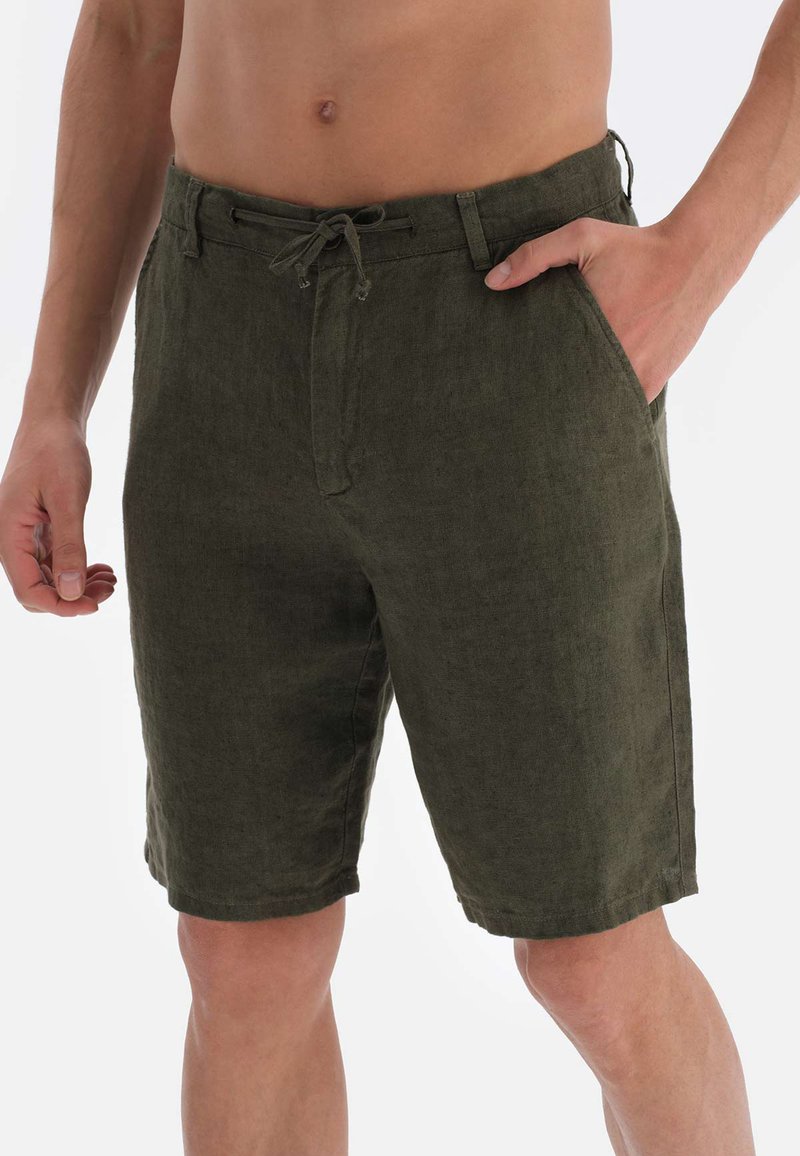 DAGI NAUTICAL - Shorts - khaki/caqui - Zalando.es