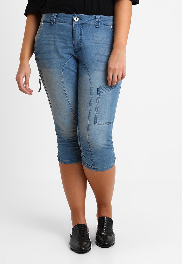 Zizzi CAPRI - Jeans Shorts - light blue denim/blue denim - Zalando.de
