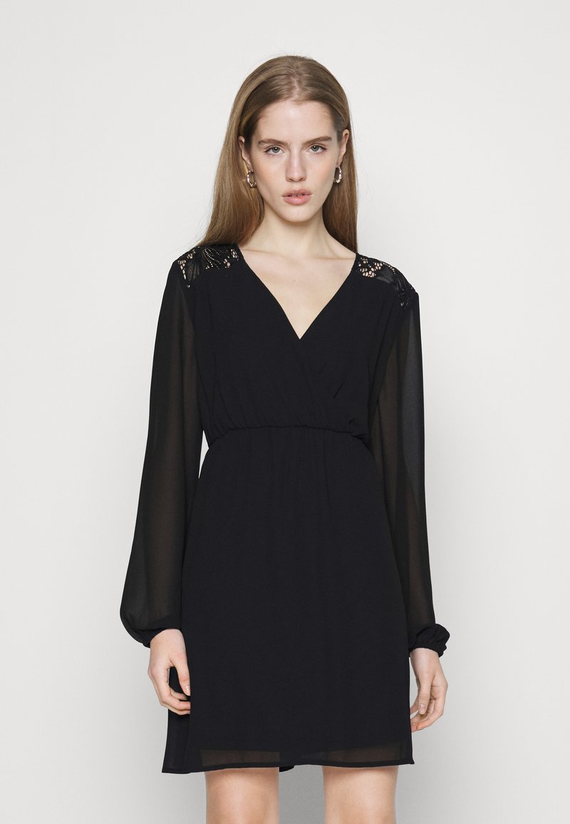 VILA Petite VIURA DETAIL DRESS - Jurk - black/zwart - Zalando.nl