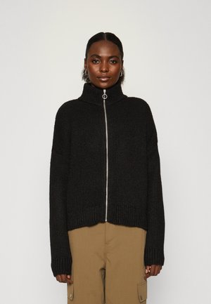 Weekday BRIELLE ZIPPED CARDIGAN - Chaqueta de punto - white dusty light ...