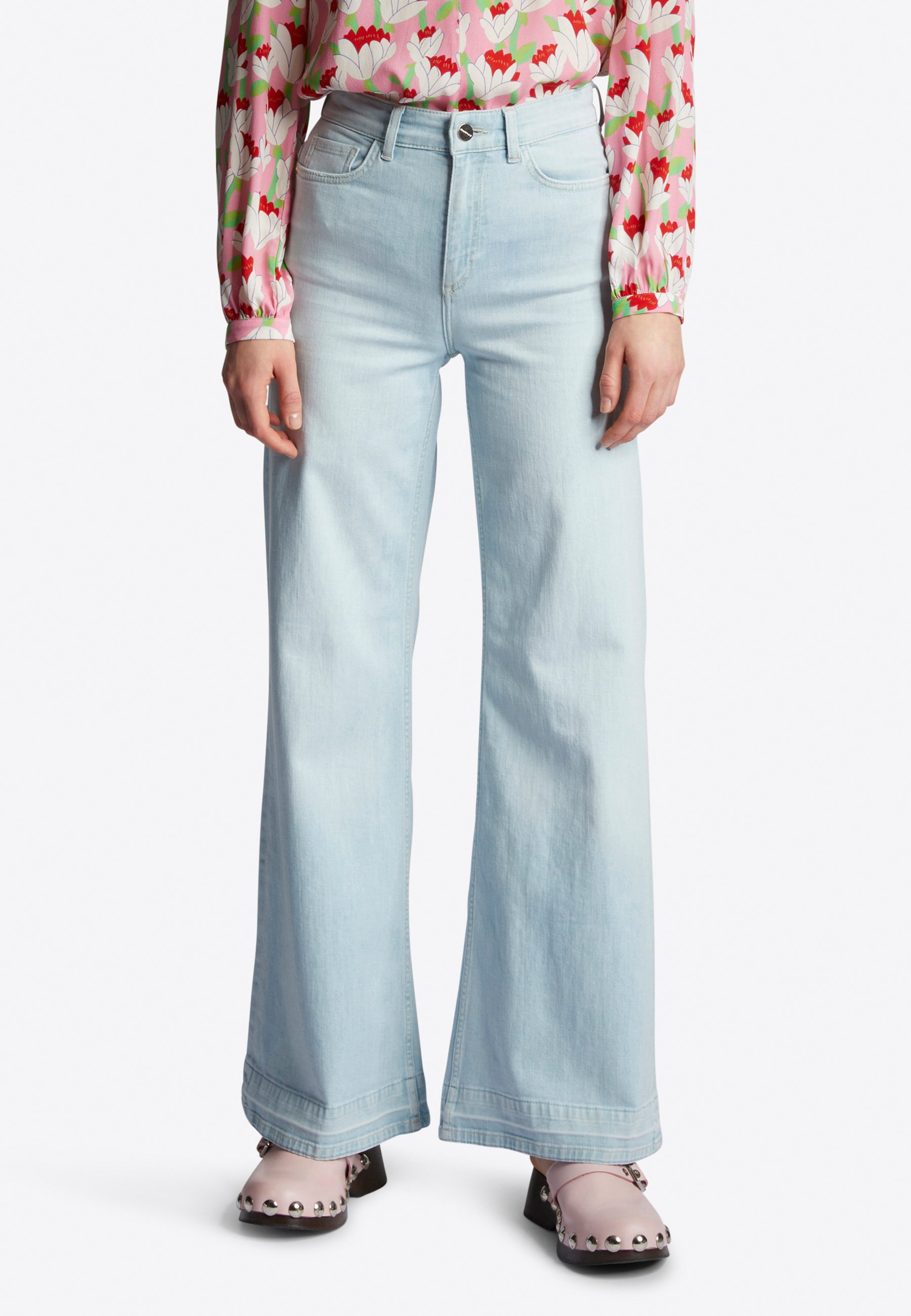 Rich & Royal MIT SOFTEM TOUCH - Flared Jeans - denim blue/blue denim ...