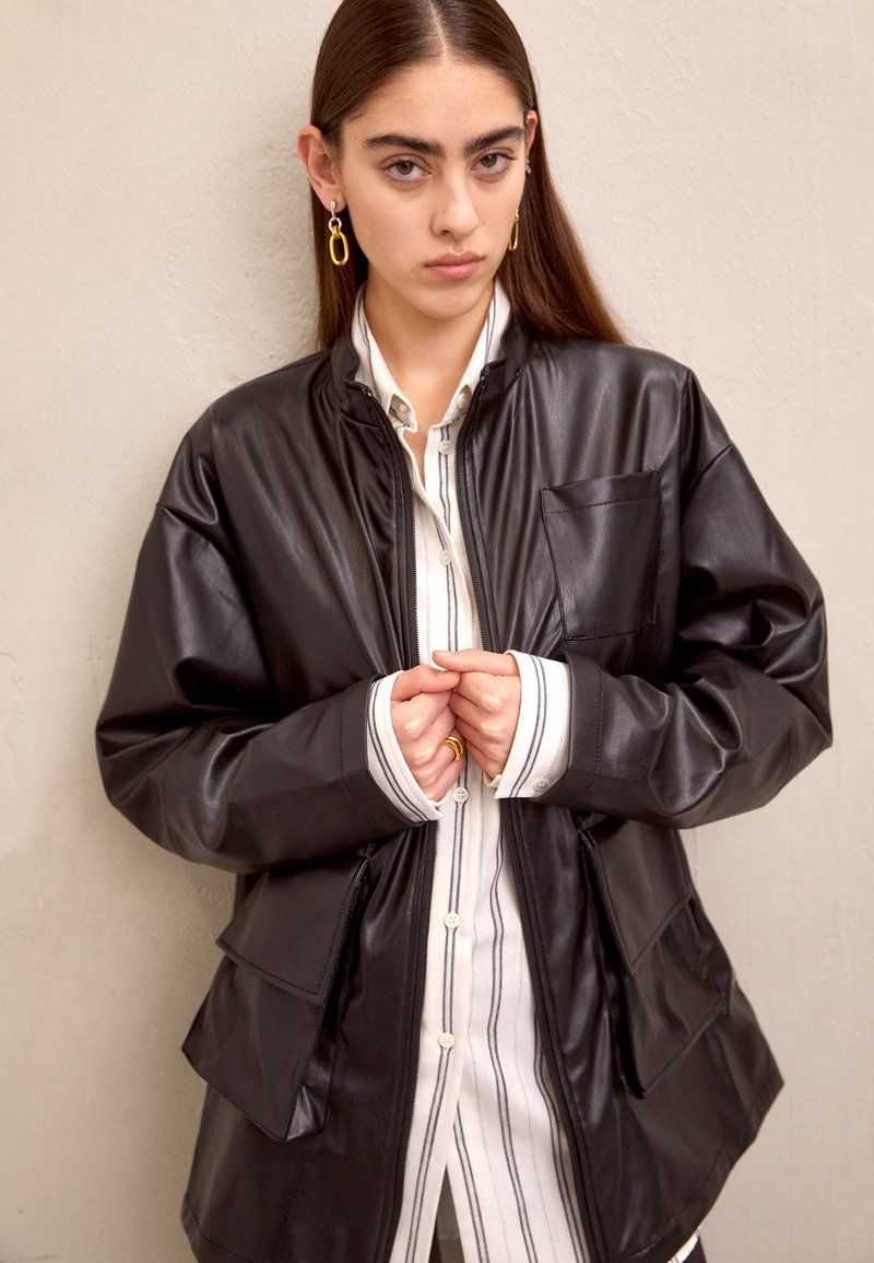 One Wolf UNIFORM JACKET - Kunstnahast jakk - black/must - Zalando.ee