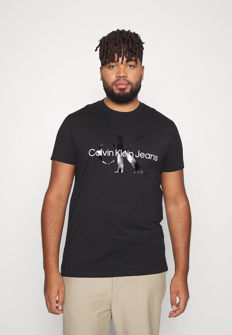 Calvin Klein Jeans Plus SEASONAL MONOGRAM TEE - T-Shirt print - black/schwarz - Zalando.de