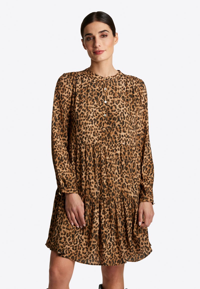 Rich & Royal MIT LEO-PRINT - Vestido informal - apple cinnamon/marrón - Zalando.es