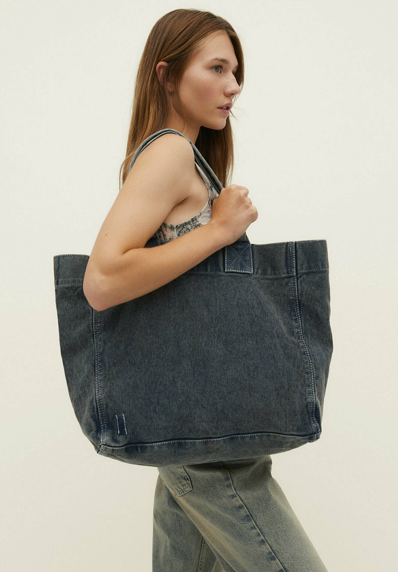 Stradivarius FADED - Tote bag - black denim - Zalando.de