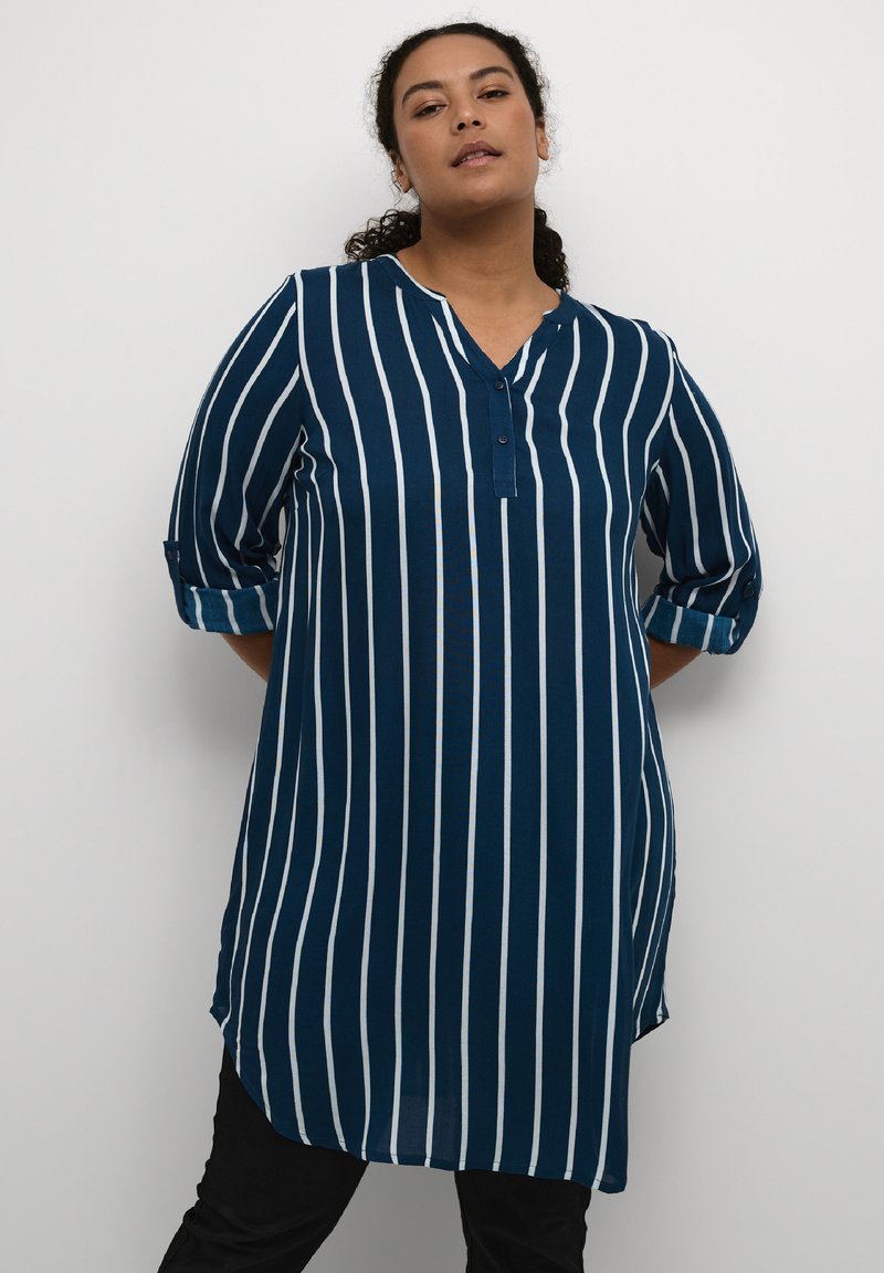 Kaffe Curve Robe de jour - legion blue chalk stripe/bleu - ZALANDO.FR