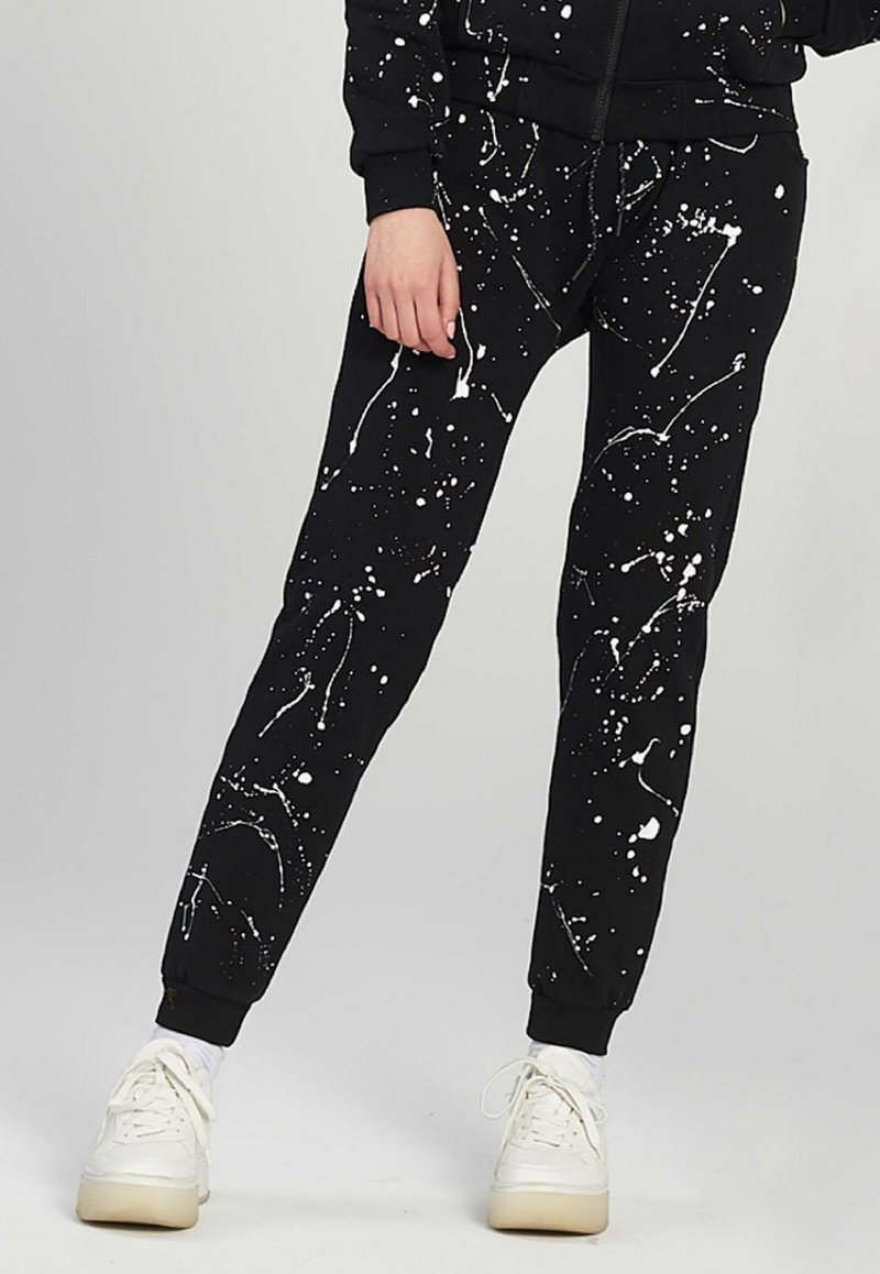Zombie Dash HUNGRY ONE - Tracksuit bottoms - splash/black - Zalando.de