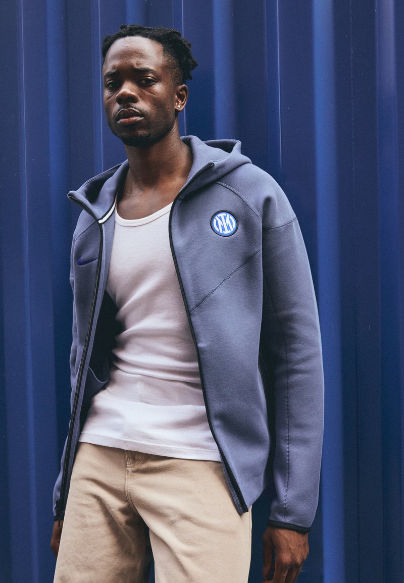 Nike Performance INTER M - Klubiriided - diffused blue/black/lyon blue ...