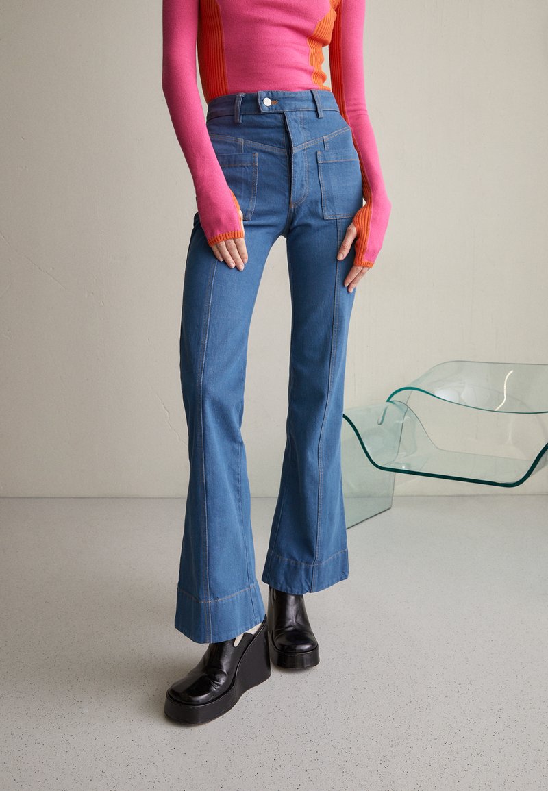 MIISTA ILDICO JEANS - Flared Jeans - indigo/blau - Zalando.ch