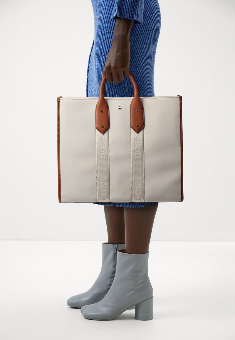BOSS SANDY TOTE - Tote bag - open white/off-white - Zalando